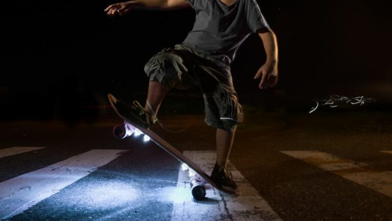 10 Best Electric Skateboard Lights to Help You See & Be Seen