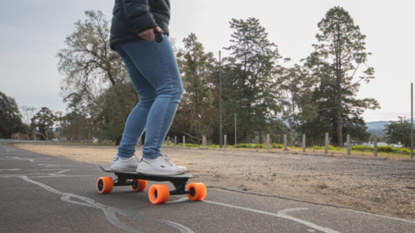 How To Ride An Electric Skateboard. Beginner to Advanced
